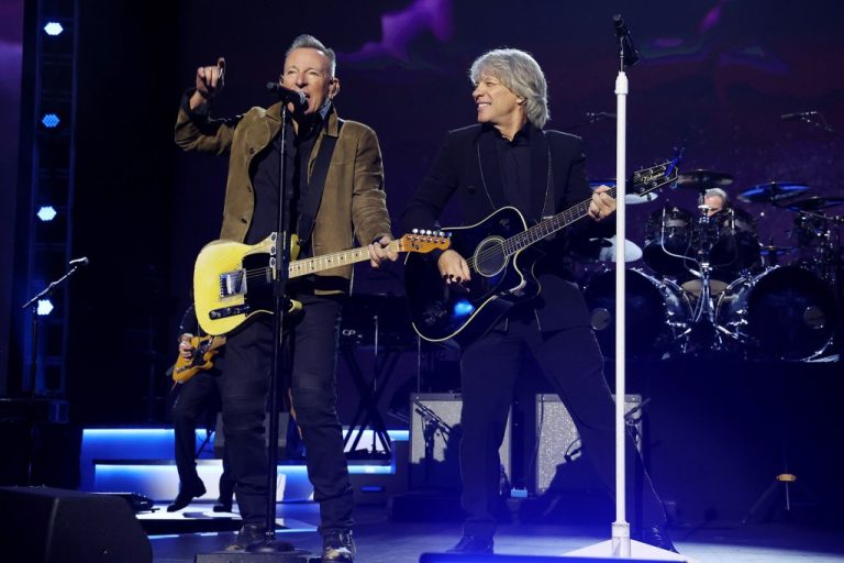 Jon Bon Jovi sobre la influencia de Bruce Springsteen - FM Hits