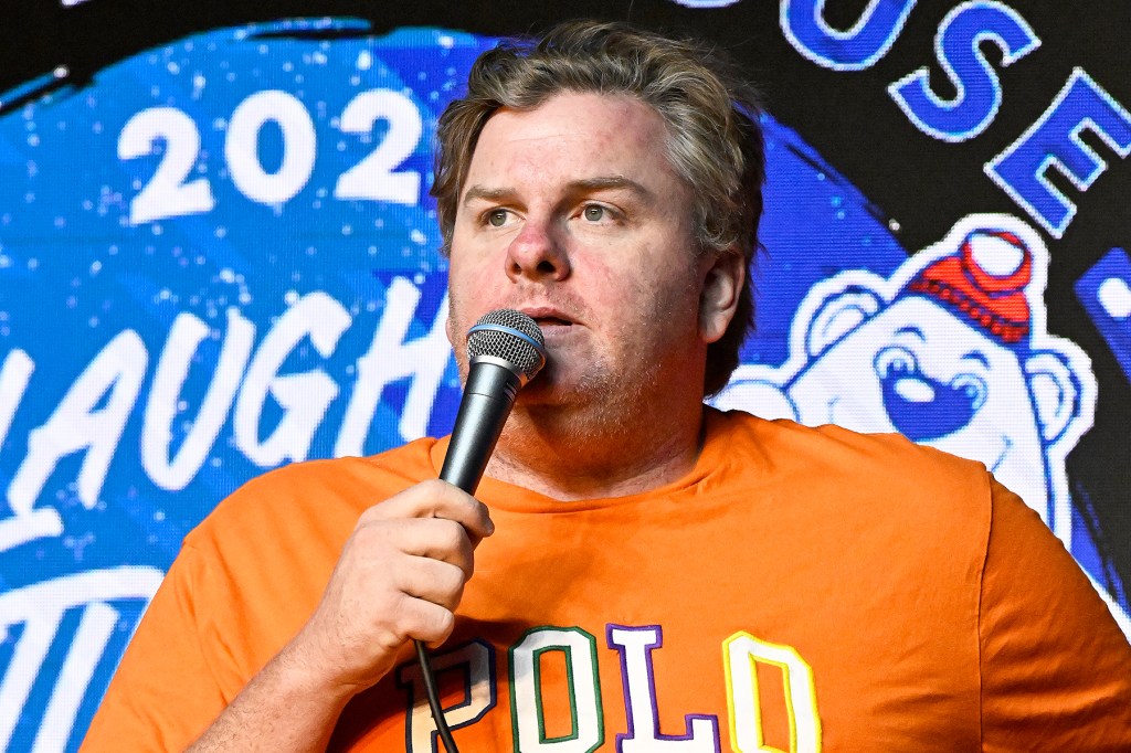 Tim Dillon disparó desde el festival de comedia de Riad para ...