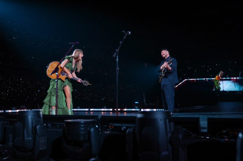 Marcus Mumford comparte por qué Taylor Swift es una 'invitada fenomenal ...