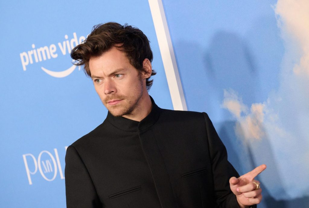 Harry Styles envía una nota de voz a sus fans aparentemente provocando ...